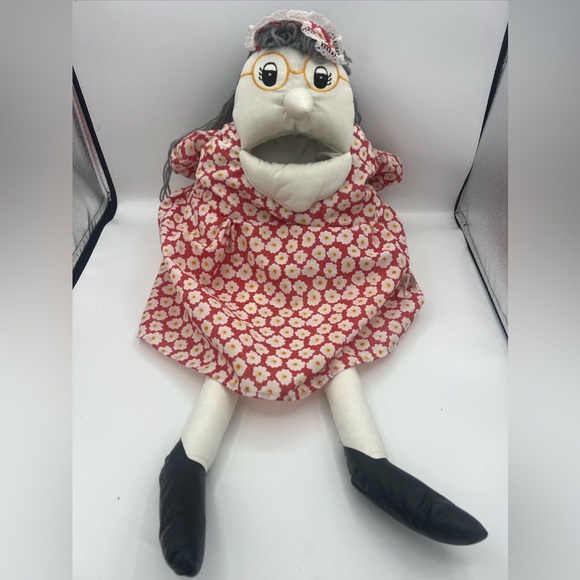 almas designs | Toys | Vintage Almas Designs There Was An Old Lady Who ...